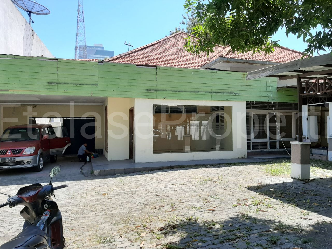 Etalase Properti - Rumah Di Jalan Embong Kemiri Surabaya Pusat